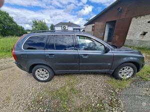 Grey Volvo XC90 2006 in Vilnius, with an engine capacity of 2.40 L and mileage of 316 thousand km for 6300 €, photo 4 on AUTOMOTO.COM.LV