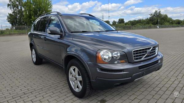 Grey Volvo XC90 2006 in Marijampole, with an engine capacity of 2.40 L and mileage of 268 thousand km for 4300 €, photo 2 on AUTOMOTO.COM.LV