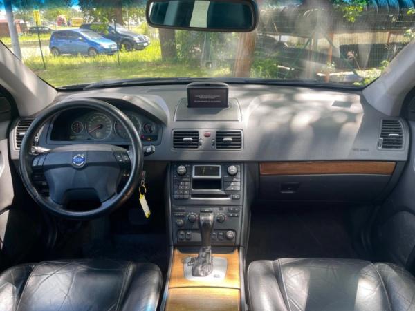 Pelēks Volvo XC90 2006 Rīga, ar dzinēja tilpumu 2.40 L un nobraukumu 0 tūkst. km par 5800 €, foto 6 vietnē AUTOMOTO.COM.LV