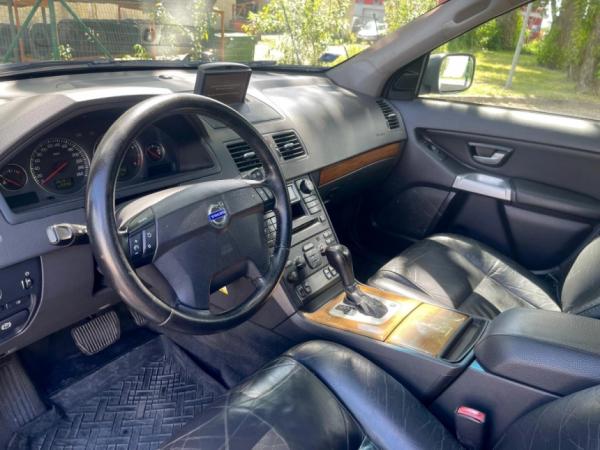Pelēks Volvo XC90 2006 Rīga, ar dzinēja tilpumu 2.40 L un nobraukumu 0 tūkst. km par 5800 €, foto 7 vietnē AUTOMOTO.COM.LV