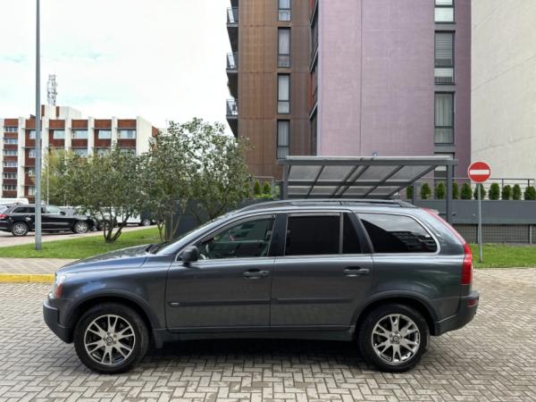 Pelēks Volvo XC90 2006 Rīga, ar dzinēja tilpumu 2.40 L un nobraukumu 329 tūkst. km par 4290 €, foto 3 vietnē AUTOMOTO.COM.LV