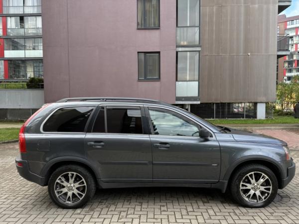 Pelēks Volvo XC90 2006 Rīga, ar dzinēja tilpumu 2.40 L un nobraukumu 329 tūkst. km par 4290 €, foto 10 vietnē AUTOMOTO.COM.LV