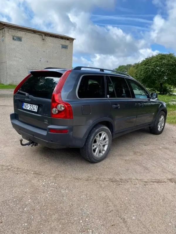 Pelēks Volvo XC90 2006 Grobiņa, ar dzinēja tilpumu 2.40 L un nobraukumu 0 tūkst. km par 5700 €, foto 4 vietnē AUTOMOTO.COM.LV