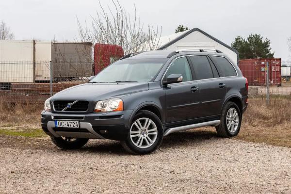 Pelēks Volvo XC90 2006 Rīga, ar dzinēja tilpumu 2.40 L un nobraukumu 340 tūkst. km par 4250 €, foto 3 vietnē AUTOMOTO.COM.LV