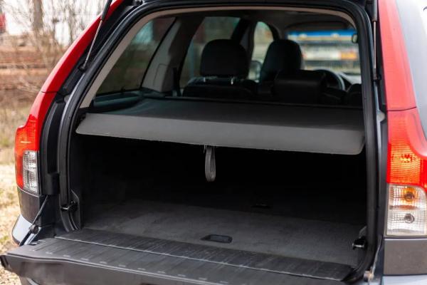 Pelēks Volvo XC90 2006 Rīga, ar dzinēja tilpumu 2.40 L un nobraukumu 340 tūkst. km par 4250 €, foto 9 vietnē AUTOMOTO.COM.LV