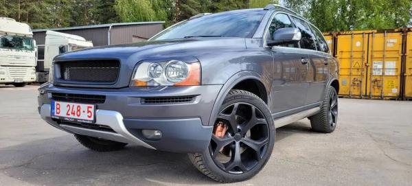Pelēks Volvo XC90 2006 Rīga, ar dzinēja tilpumu 2.40 L un nobraukumu 260 tūkst. km par 9000 €, foto 1 vietnē AUTOMOTO.COM.LV