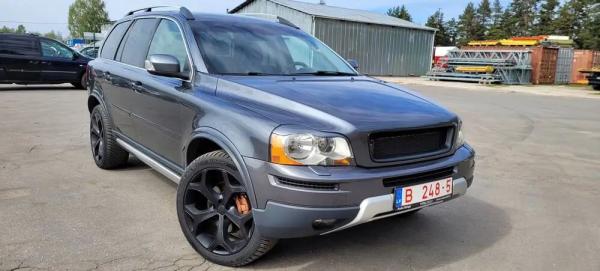 Pelēks Volvo XC90 2006 Rīga, ar dzinēja tilpumu 2.40 L un nobraukumu 260 tūkst. km par 9000 €, foto 4 vietnē AUTOMOTO.COM.LV