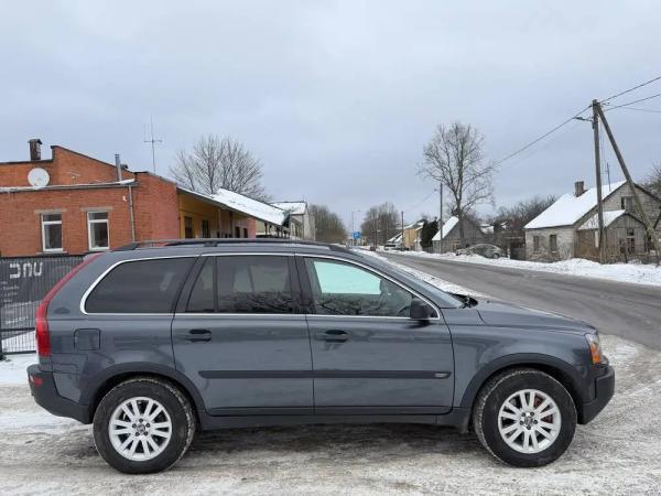 Pelēks Volvo XC90 2006 Ventspils, ar dzinēja tilpumu 2.40 L un nobraukumu 275 tūkst. km par 3990 €, foto 8 vietnē AUTOMOTO.COM.LV