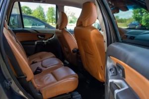 Grey Volvo XC90 2006 in Grobiņa, with an engine capacity of 2.40 L and mileage of 387 thousand km for 5600 €, photo 12 on AUTOMOTO.COM.LV