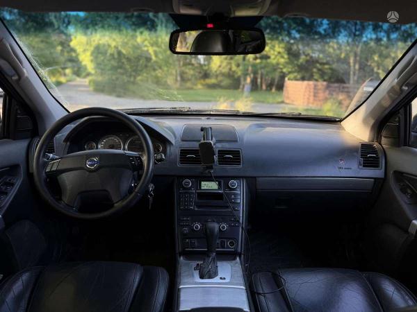 Pelēks Volvo XC90 2006 Viļņa, ar dzinēja tilpumu 2.40 L un nobraukumu 449 tūkst. km par 2850 €, foto 9 vietnē AUTOMOTO.COM.LV