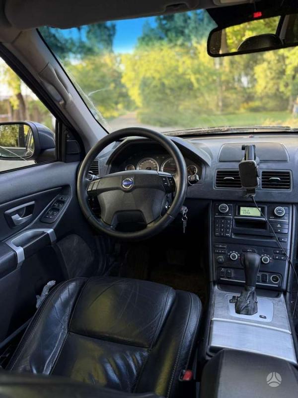 Pelēks Volvo XC90 2006 Viļņa, ar dzinēja tilpumu 2.40 L un nobraukumu 449 tūkst. km par 2850 €, foto 10 vietnē AUTOMOTO.COM.LV