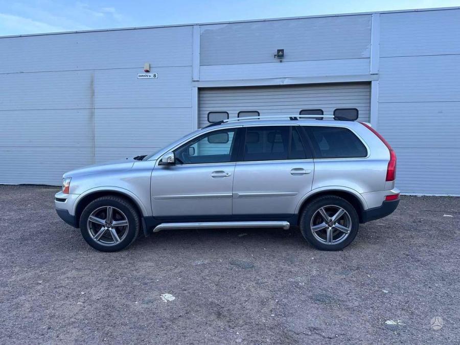 Grey Volvo XC90 2006 in Utena, with an engine capacity of 2.40 L and mileage of 310 thousand km for 4200 €, photo 3 on AUTOMOTO.COM.LV