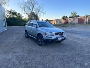 Grey Volvo XC90 2006 in Utena, with an engine capacity of 2.40 L and mileage of 310 thousand km for 4200 €, photo 8 on AUTOMOTO.COM.LV
