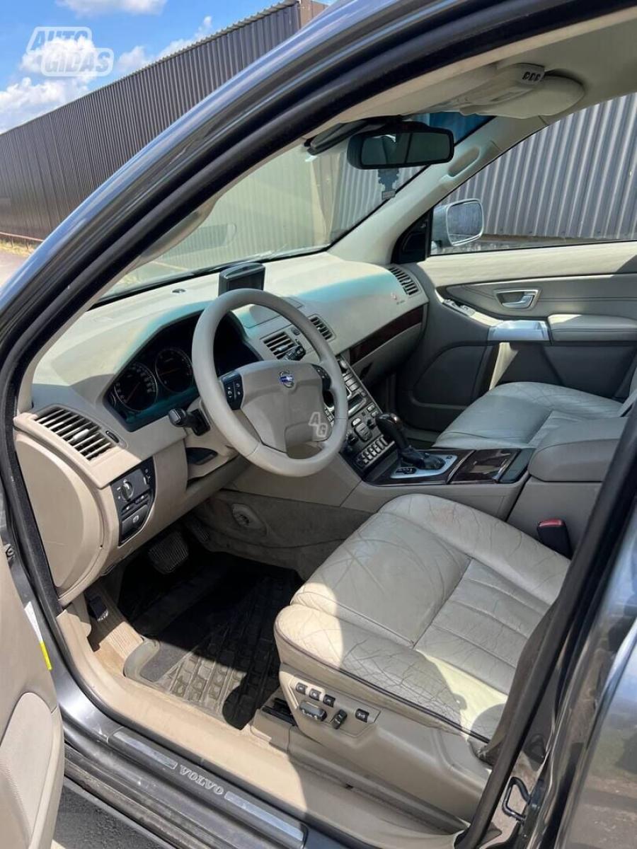 Pelēks Volvo XC90 2006 Marijampole, ar dzinēja tilpumu 2.40 L un nobraukumu 320 tūkst. km par 4100 €, foto 7 vietnē AUTOMOTO.COM.LV