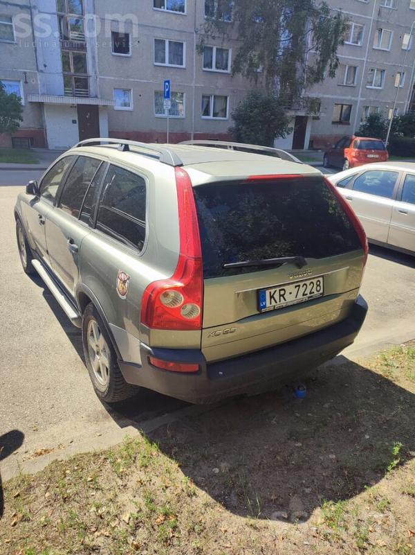 Grey Volvo XC90 2006 in Riga, with an engine capacity of 2.40 L and mileage of 304 thousand km for 4500 €, photo 3 on AUTOMOTO.COM.LV