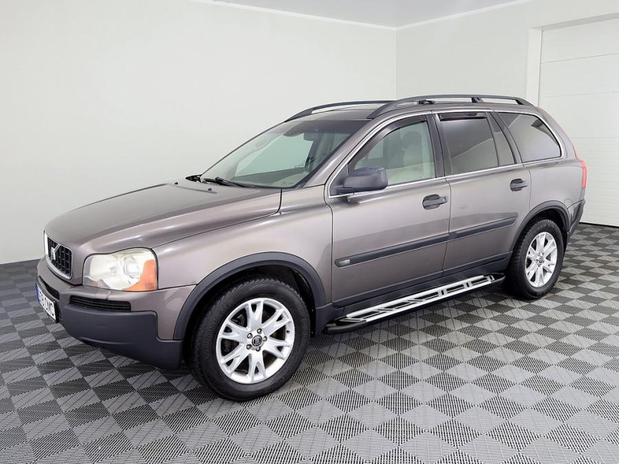 Pelēks Volvo XC90 2006 Tallina, ar dzinēja tilpumu 2.40 L un nobraukumu 366 tūkst. km par 2999 €, foto 11 vietnē AUTOMOTO.COM.LV
