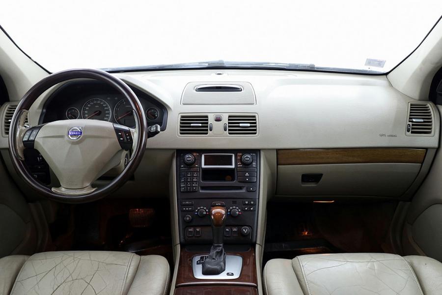 Pelēks Volvo XC90 2006 Tallina, ar dzinēja tilpumu 2.40 L un nobraukumu 366 tūkst. km par 2999 €, foto 14 vietnē AUTOMOTO.COM.LV