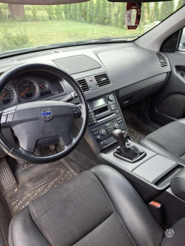 Pelēks Volvo XC90 2006 Utena, ar dzinēja tilpumu 2.40 L un nobraukumu 350 tūkst. km par 4400 €, foto 8 vietnē AUTOMOTO.COM.LV