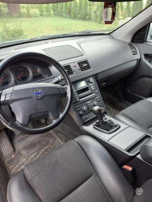 Pelēks Volvo XC90 2006 Utena, ar dzinēja tilpumu 2.40 L un nobraukumu 350 tūkst. km par 4400 €, foto 9 vietnē AUTOMOTO.COM.LV