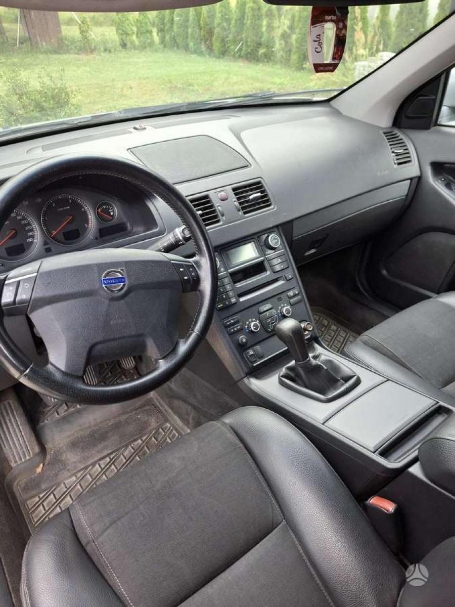 Pelēks Volvo XC90 2006 Utena, ar dzinēja tilpumu 2.40 L un nobraukumu 350 tūkst. km par 4400 €, foto 9 vietnē AUTOMOTO.COM.LV