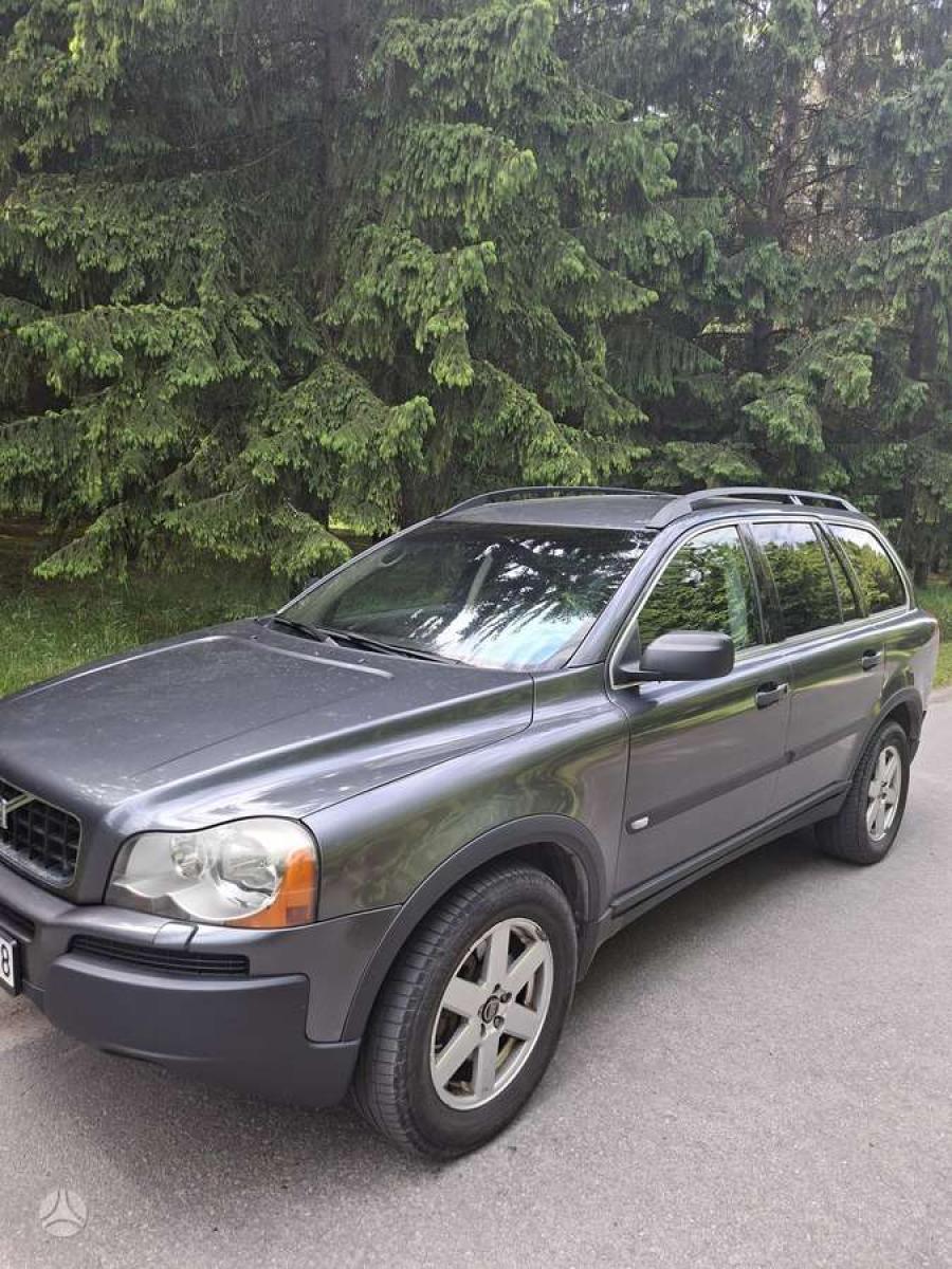 Grey Volvo XC90 2006 in Birzai, with an engine capacity of 2.40 L and mileage of 327 thousand km for 3900 €, photo 3 on AUTOMOTO.COM.LV
