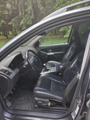 Grey Volvo XC90 2006 in Birzai, with an engine capacity of 2.40 L and mileage of 327 thousand km for 3900 €, photo 4 on AUTOMOTO.COM.LV