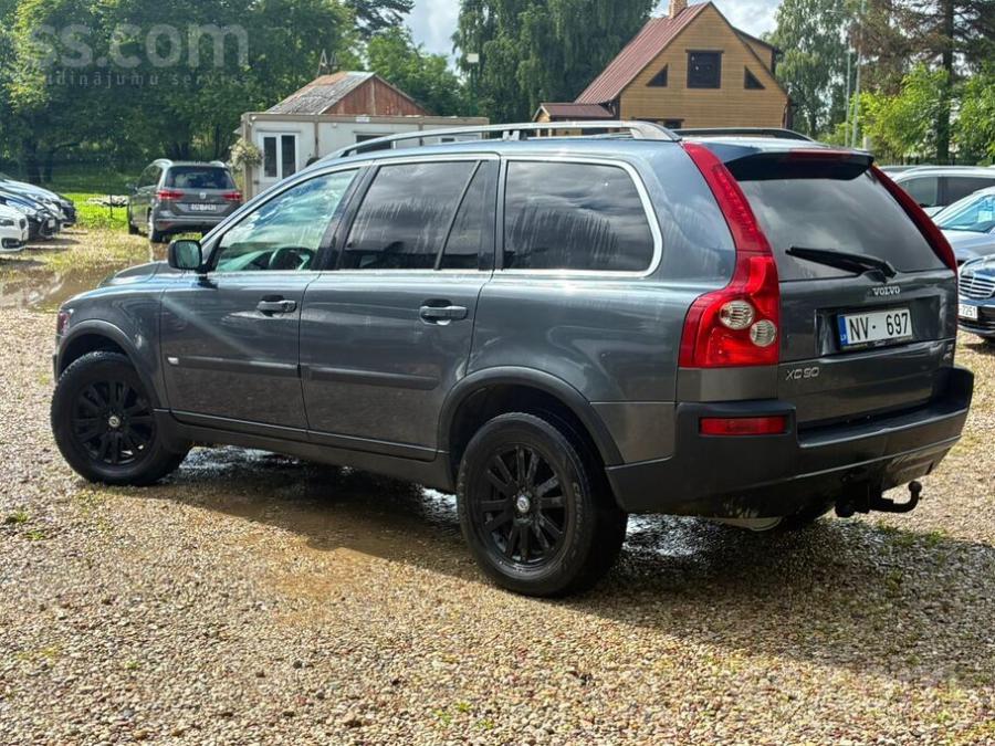 Pelēks Volvo XC90 2006 Kuldīga, ar dzinēja tilpumu 2.40 L un nobraukumu 453 tūkst. km par 3990 €, foto 4 vietnē AUTOMOTO.COM.LV