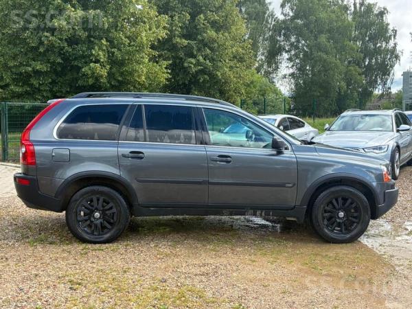 Grey Volvo XC90 2006 in Kuldiga, with an engine capacity of 2.40 L and mileage of 453 thousand km for 3990 €, photo 6 on AUTOMOTO.COM.LV