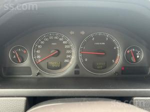 Pelēks Volvo XC90 2006 Kuldīga, ar dzinēja tilpumu 2.40 L un nobraukumu 453 tūkst. km par 3990 €, foto 17 vietnē AUTOMOTO.COM.LV