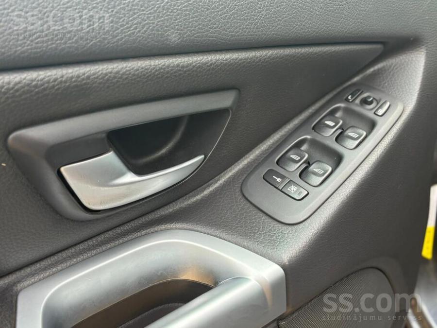Pelēks Volvo XC90 2006 Kuldīga, ar dzinēja tilpumu 2.40 L un nobraukumu 453 tūkst. km par 3990 €, foto 20 vietnē AUTOMOTO.COM.LV