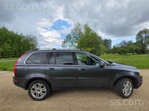 Grey Volvo XC90 2006 in Riga, with an engine capacity of 2.40 L and mileage of 378 thousand km for 4100 €, photo 6 on AUTOMOTO.COM.LV