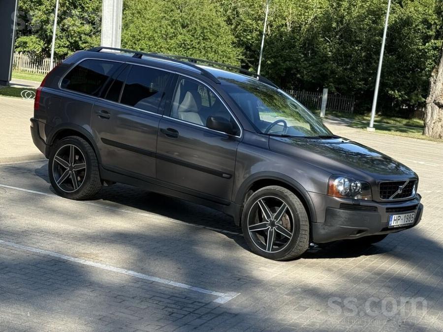 Grey Volvo XC90 2006 in Jurmala, with an engine capacity of 2.40 L and mileage of 0 thousand km for 3550 €, photo 11 on AUTOMOTO.COM.LV