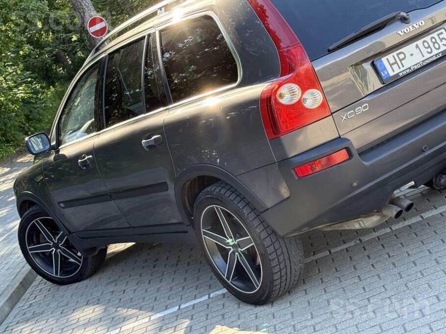 Grey Volvo XC90 2006 in Jurmala, with an engine capacity of 2.40 L and mileage of 0 thousand km for 3550 €, photo 18 on AUTOMOTO.COM.LV
