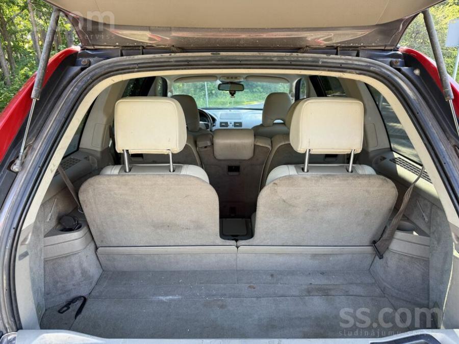 Grey Volvo XC90 2006 in Jurmala, with an engine capacity of 2.40 L and mileage of 0 thousand km for 3550 €, photo 24 on AUTOMOTO.COM.LV