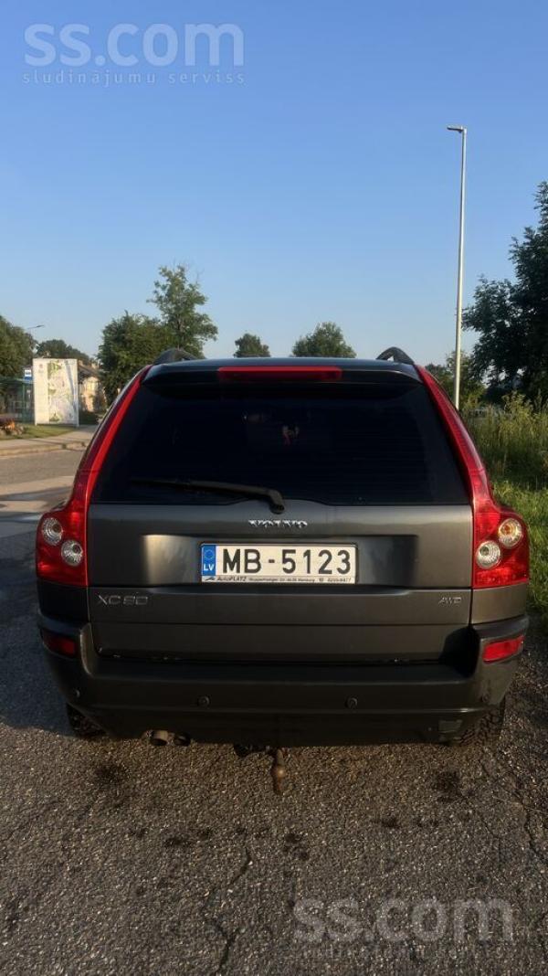 Pelēks Volvo XC90 2006 Preiļi, ar dzinēja tilpumu 2.40 L un nobraukumu 333 tūkst. km par 4800 €, foto 1 vietnē AUTOMOTO.COM.LV