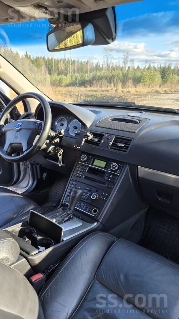 Pelēks Volvo XC90 2006 Rīga, ar dzinēja tilpumu 2.40 L un nobraukumu 384 tūkst. km par 3500 €, foto 7 vietnē AUTOMOTO.COM.LV
