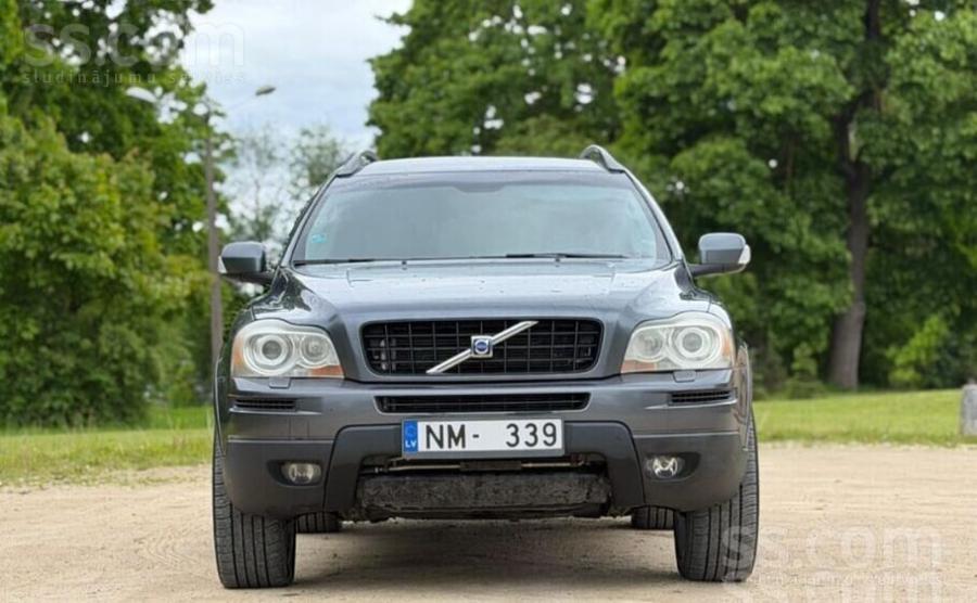 Grey Volvo XC90 2006 in Jekabpils, with an engine capacity of 2.40 L and mileage of 450 thousand km for 5500 €, photo 5 on AUTOMOTO.COM.LV