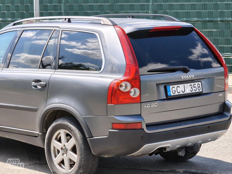 Pelēks Volvo XC90 2006 Viļņa, ar dzinēja tilpumu 2.40 L un nobraukumu 327 tūkst. km par 3350 €, foto 4 vietnē AUTOMOTO.COM.LV
