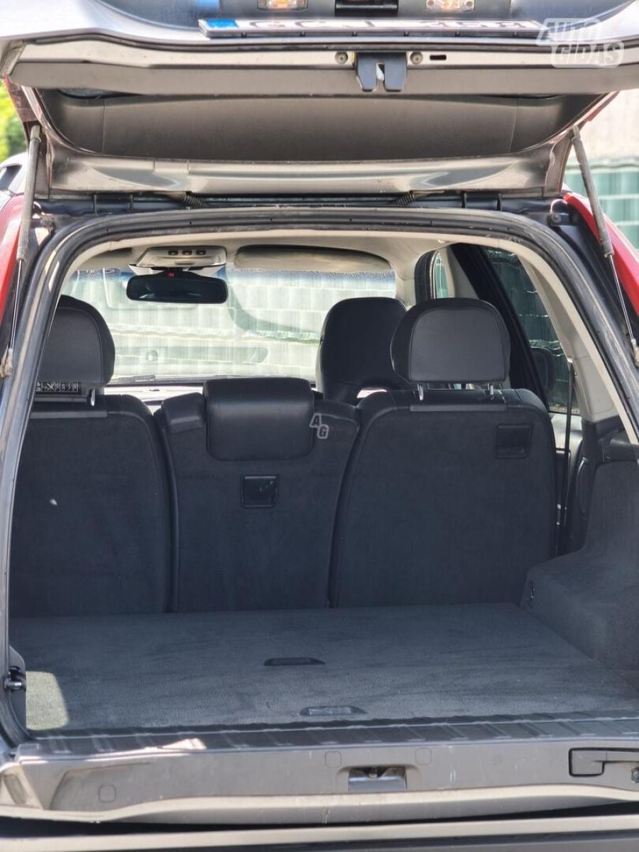 Pelēks Volvo XC90 2006 Viļņa, ar dzinēja tilpumu 2.40 L un nobraukumu 327 tūkst. km par 3350 €, foto 7 vietnē AUTOMOTO.COM.LV