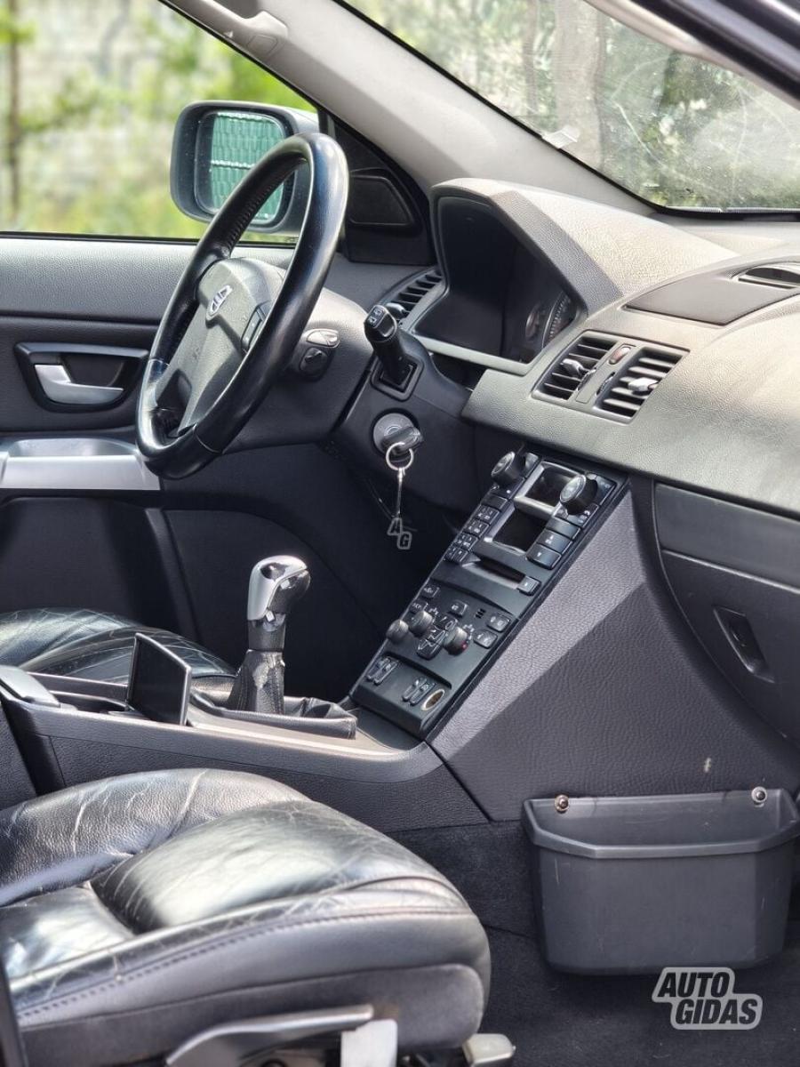 Pelēks Volvo XC90 2006 Viļņa, ar dzinēja tilpumu 2.40 L un nobraukumu 327 tūkst. km par 3350 €, foto 8 vietnē AUTOMOTO.COM.LV