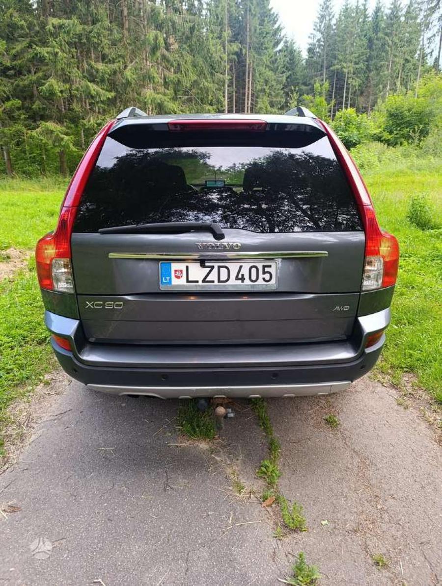 Grey Volvo XC90 2006 in Vilnius, with an engine capacity of 2.40 L and mileage of 339 thousand km for 4700 €, photo 8 on AUTOMOTO.COM.LV
