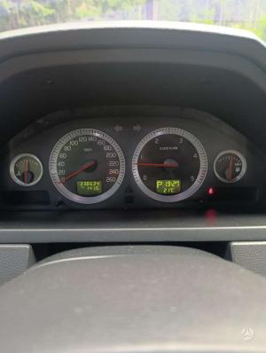 Grey Volvo XC90 2006 in Vilnius, with an engine capacity of 2.40 L and mileage of 339 thousand km for 4700 €, photo 13 on AUTOMOTO.COM.LV