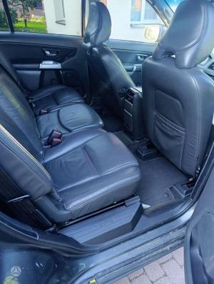 Grey Volvo XC90 2006 in Vilnius, with an engine capacity of 2.40 L and mileage of 339 thousand km for 4700 €, photo 16 on AUTOMOTO.COM.LV