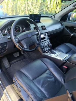 Grey Volvo XC90 2006 in Vilnius, with an engine capacity of 2.40 L and mileage of 339 thousand km for 4700 €, photo 17 on AUTOMOTO.COM.LV
