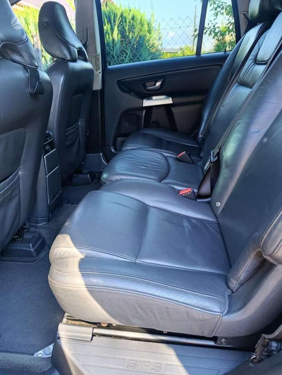 Grey Volvo XC90 2006 in Vilnius, with an engine capacity of 2.40 L and mileage of 339 thousand km for 4700 €, photo 20 on AUTOMOTO.COM.LV