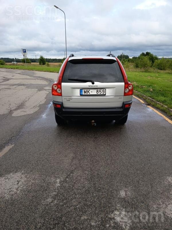 Grey Volvo XC90 2006 in Tukums, with an engine capacity of 2.40 L and mileage of 388 thousand km for 5850 €, photo 4 on AUTOMOTO.COM.LV