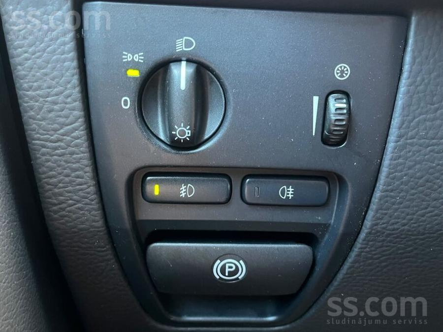 Pelēks Volvo XC90 2006 Rīga, ar dzinēja tilpumu 2.40 L un nobraukumu 0 tūkst. km par 3290 €, foto 17 vietnē AUTOMOTO.COM.LV