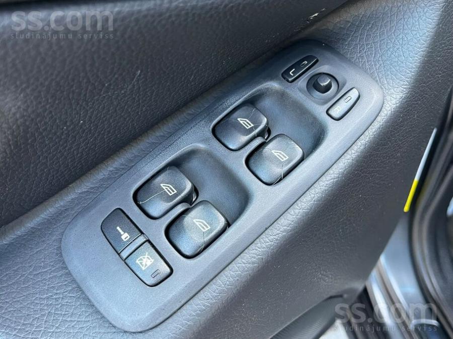 Pelēks Volvo XC90 2006 Rīga, ar dzinēja tilpumu 2.40 L un nobraukumu 0 tūkst. km par 3290 €, foto 18 vietnē AUTOMOTO.COM.LV
