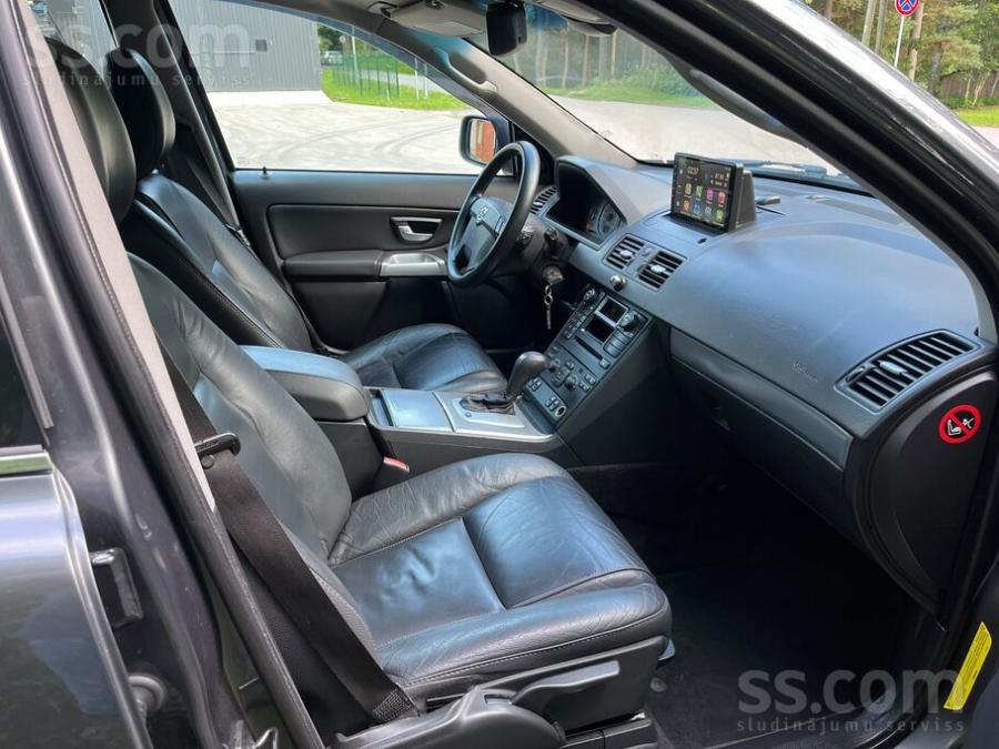 Pelēks Volvo XC90 2006 Rīga, ar dzinēja tilpumu 2.40 L un nobraukumu 0 tūkst. km par 3290 €, foto 23 vietnē AUTOMOTO.COM.LV