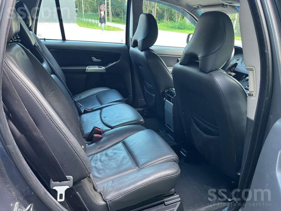 Pelēks Volvo XC90 2006 Rīga, ar dzinēja tilpumu 2.40 L un nobraukumu 0 tūkst. km par 3290 €, foto 24 vietnē AUTOMOTO.COM.LV